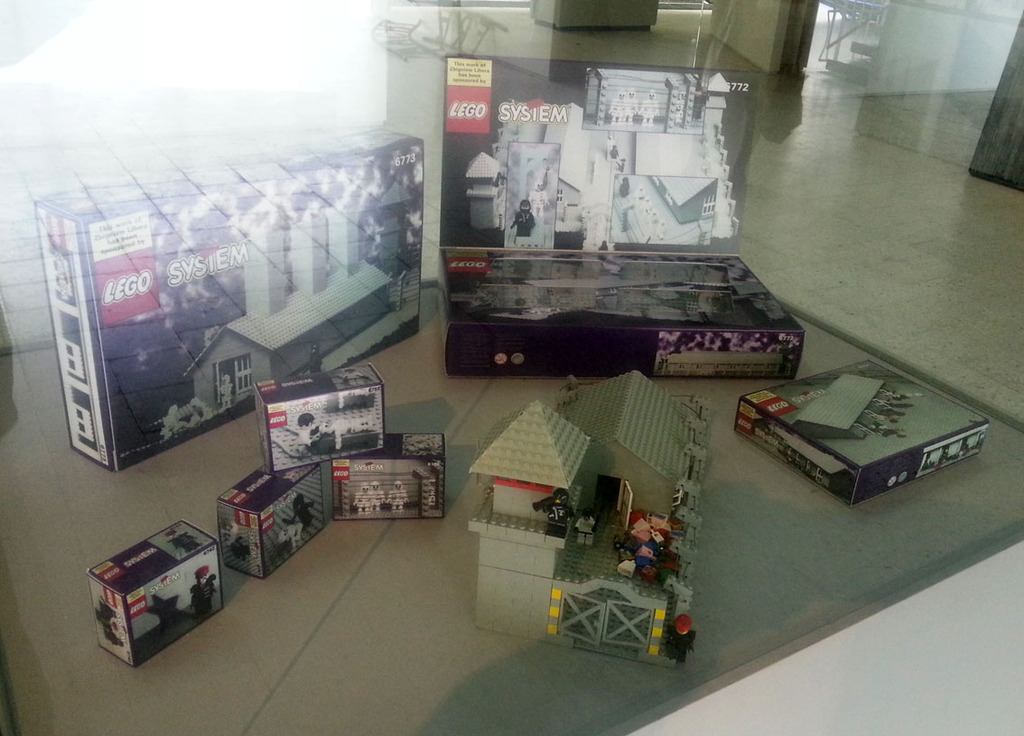 Lego – Concentration camp – Zbigniew Libera – Shabbat Goy